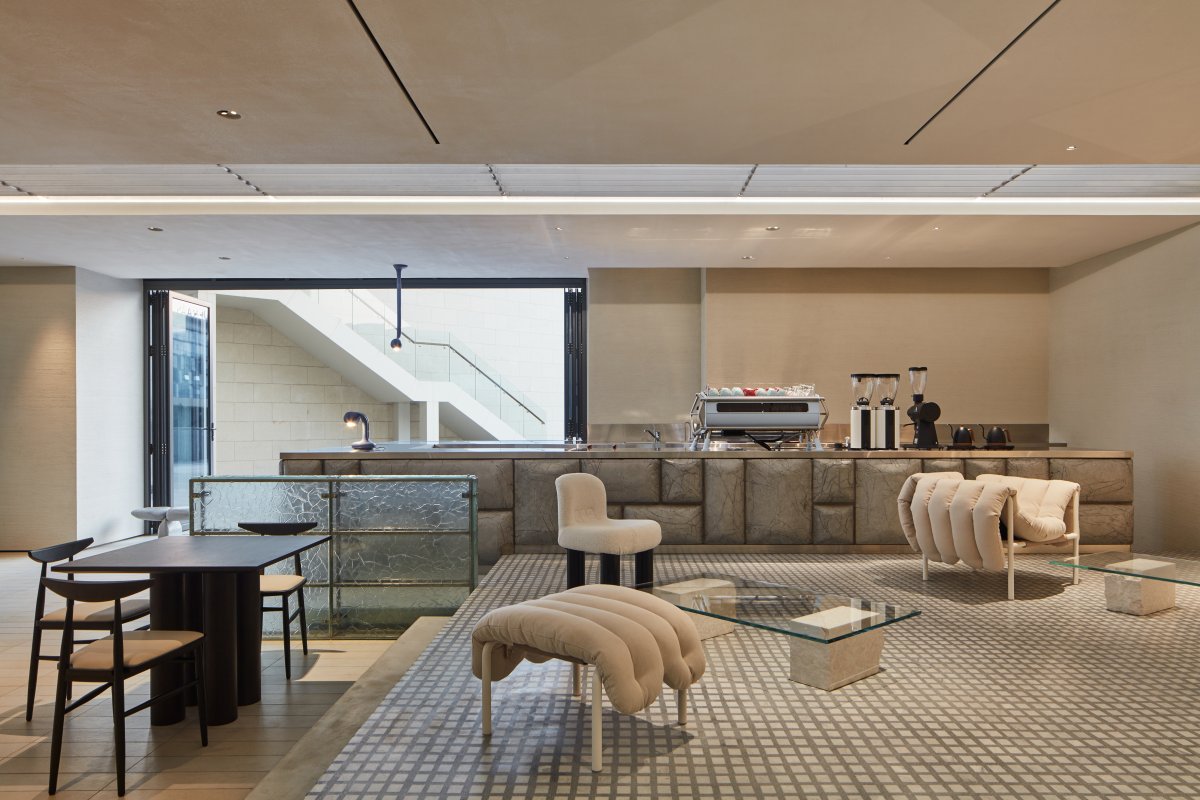 YINJISPACE - Tee Vee Eff x The Lazy Guy Café